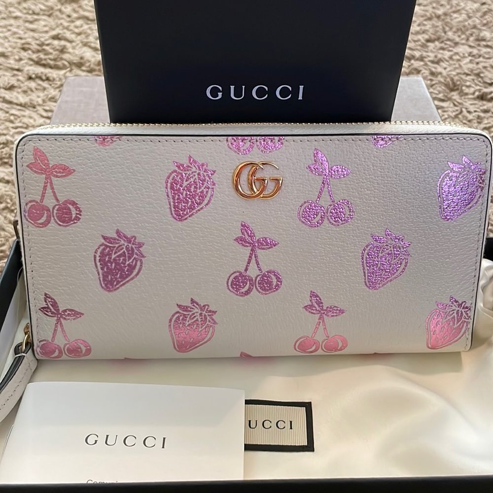 Like New Rare Gucci Berry Strawberry Cherry Interlock… - Gem